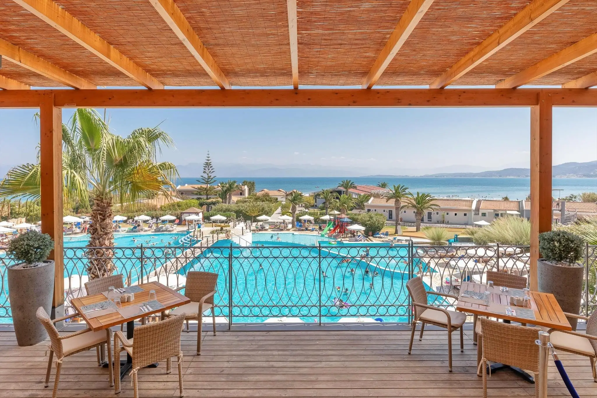 Cestovná agentúra ZAHRA| Roda Beach Resort & Spa - Grécko - Grécko ...
